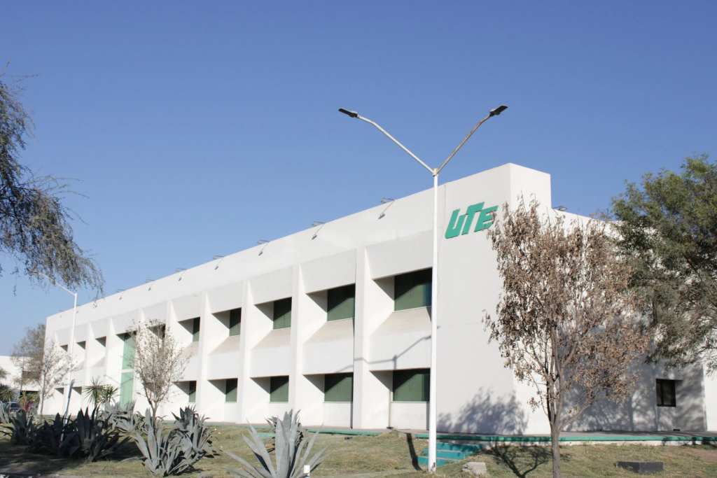 Licenciatura - Universidad Tecnológica Gral. Mariano Escobedo